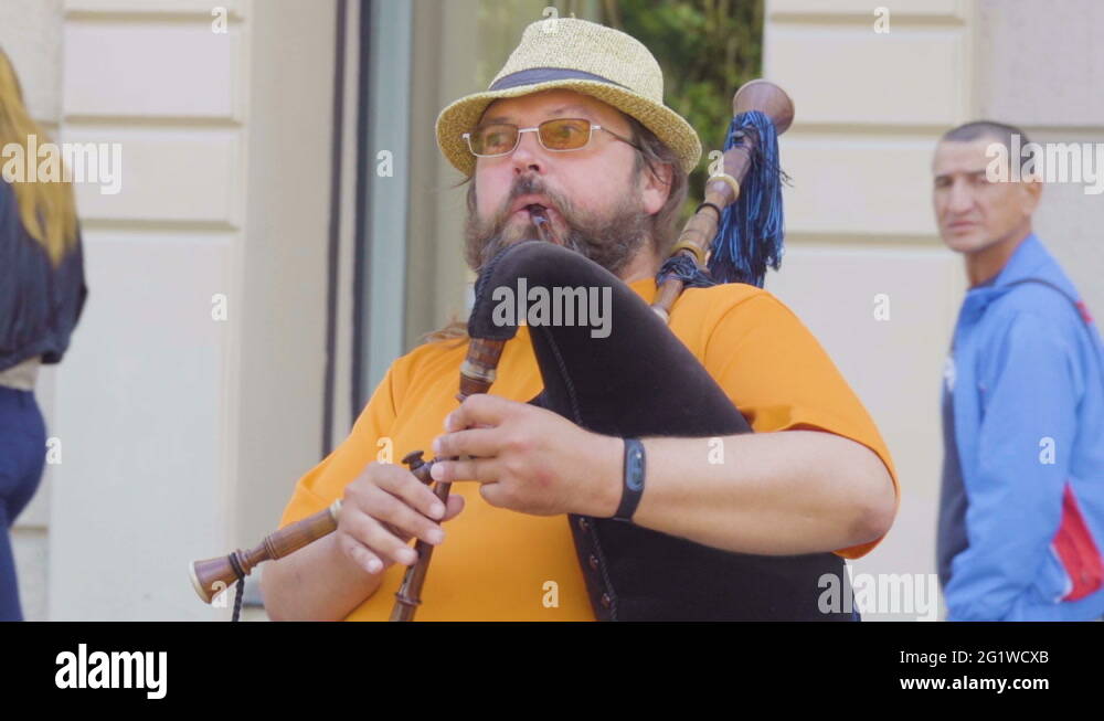 Irish bagpipe Stock Videos & Footage - HD and 4K Video Clips - Alamy