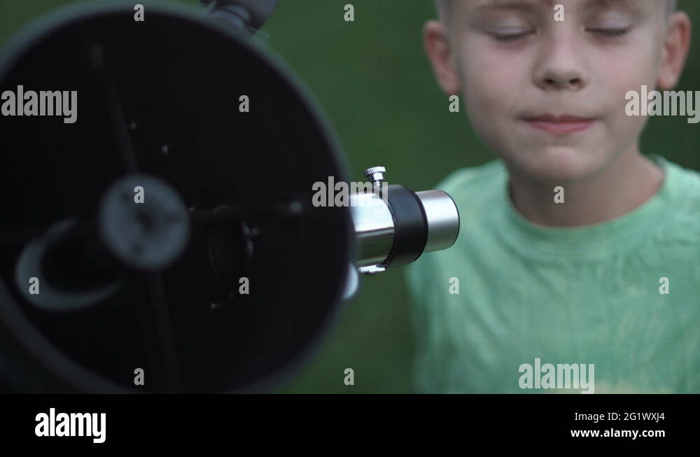 Boy using telescope Stock Videos & Footage - HD and 4K Video Clips - Alamy