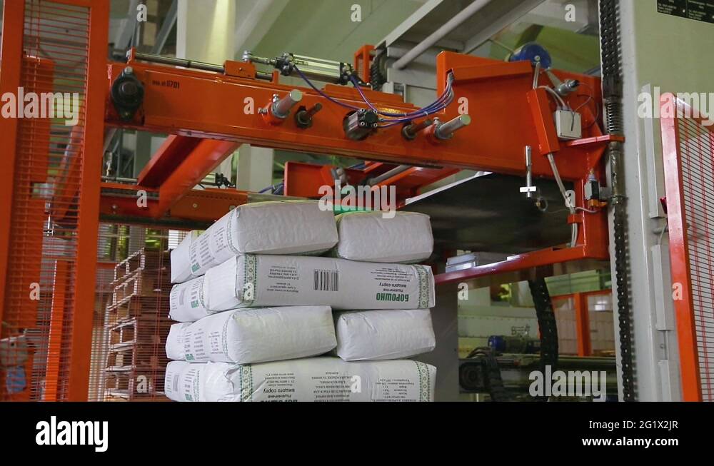 Automated flour mill Stock Videos & Footage - HD and 4K Video Clips - Alamy