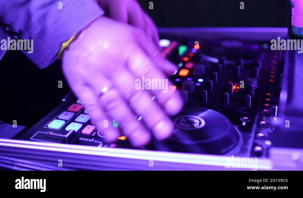 Cd player controls Stock Videos & Footage - HD and 4K Video Clips - Alamy