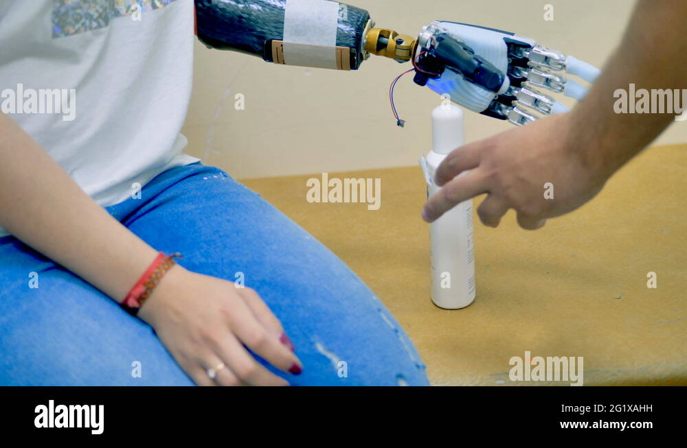 Using a robot arm Stock Videos & Footage - HD and 4K Video Clips - Alamy