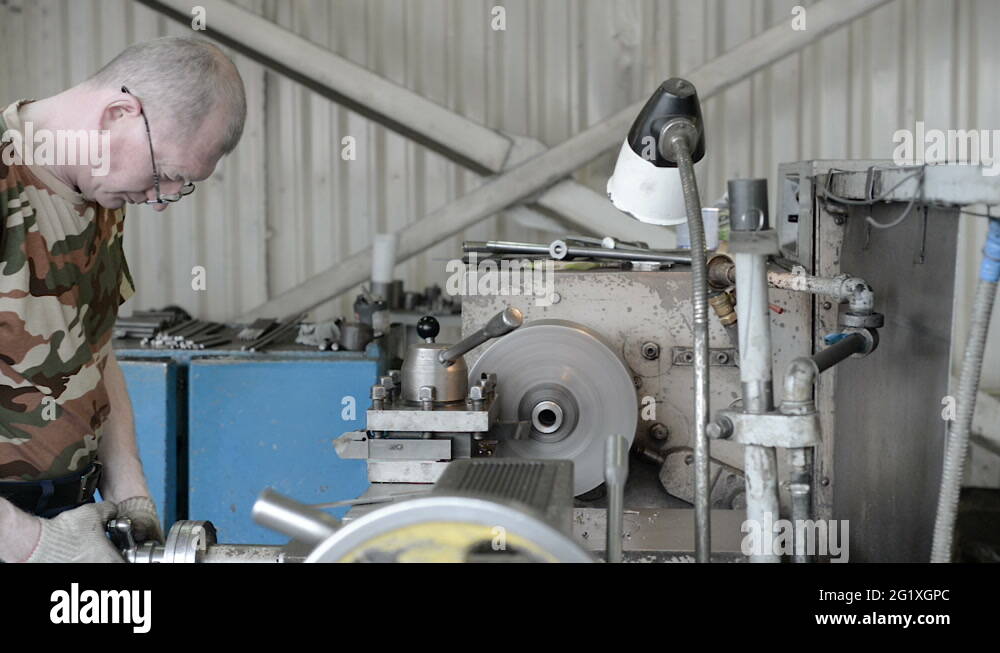 Mechanical lathe Stock Videos & Footage - HD and 4K Video Clips - Alamy