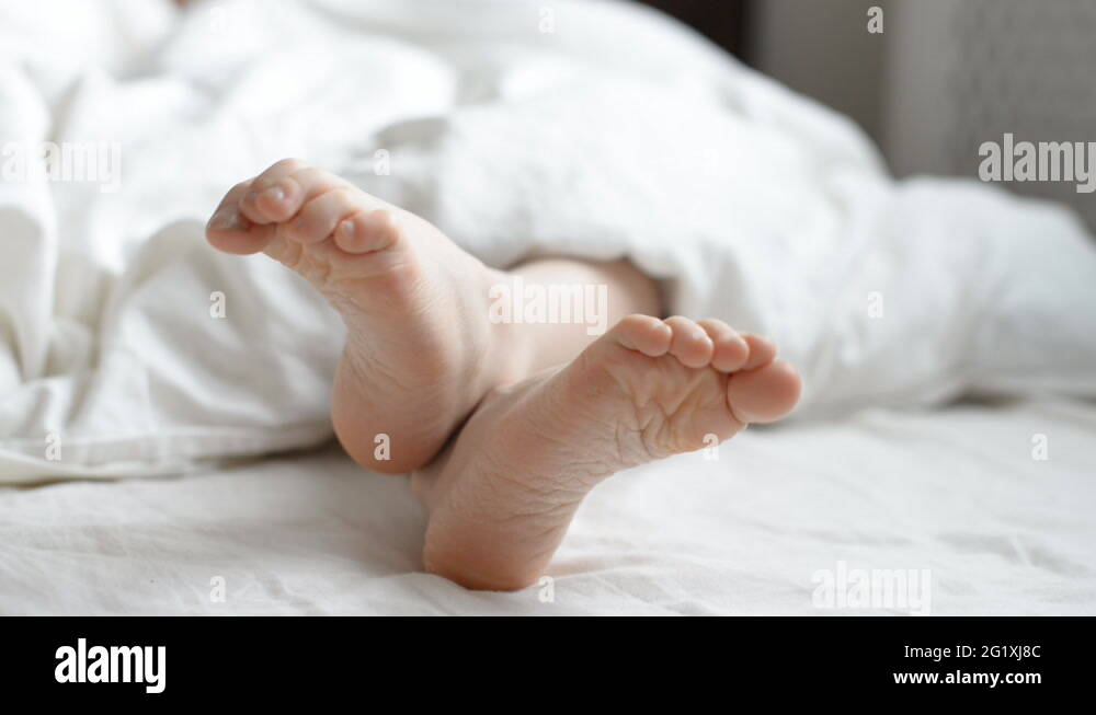 Pair of human feet Stock Videos & Footage - HD and 4K Video Clips - Alamy