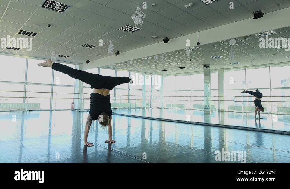 Handstand legs Stock Videos & Footage - HD and 4K Video Clips - Alamy