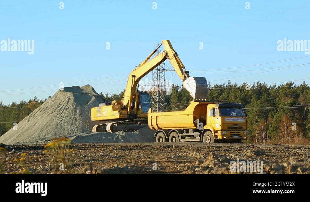 Lorry loading Stock Videos & Footage - HD and 4K Video Clips - Alamy