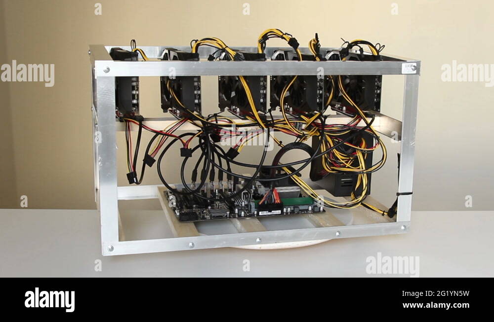 Home computer farm Stock Videos & Footage - HD and 4K Video Clips - Alamy