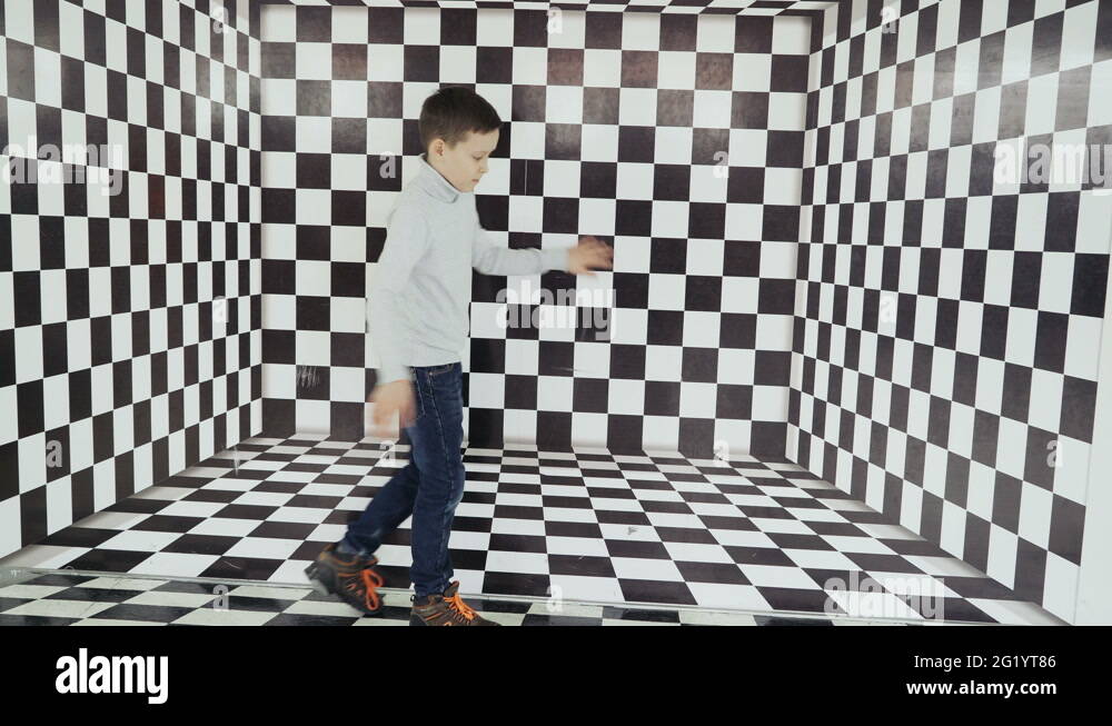 Science illusion Stock Videos & Footage - HD and 4K Video Clips - Alamy