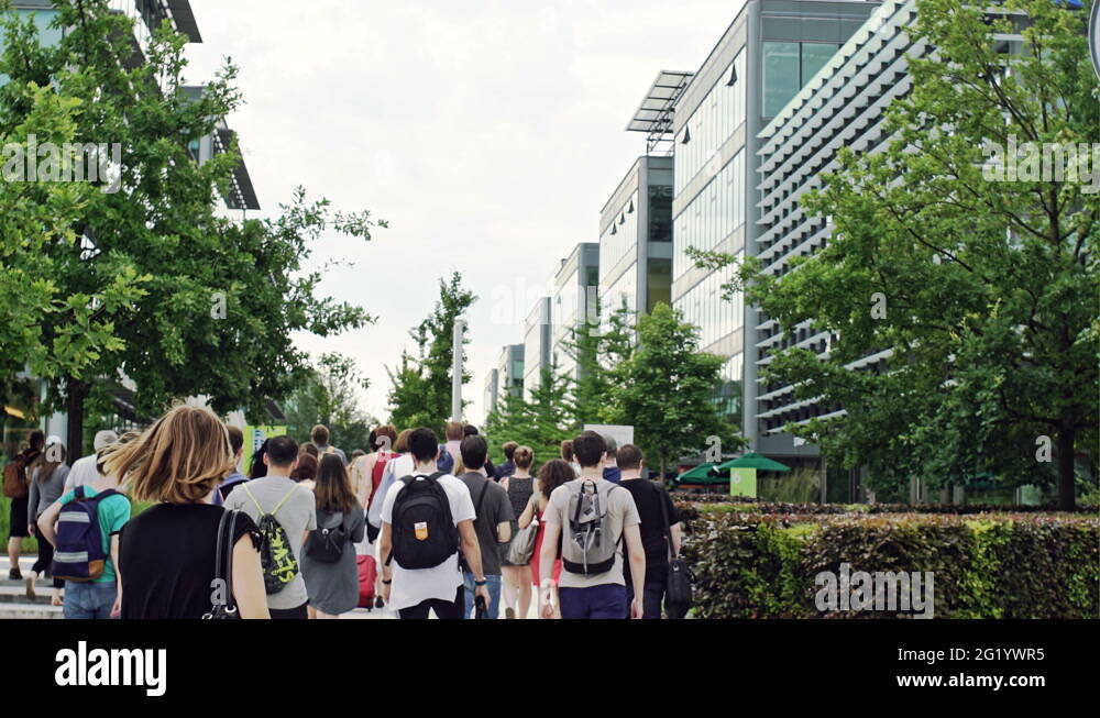 Students arriving at university Stock Videos & Footage - HD and 4K ...