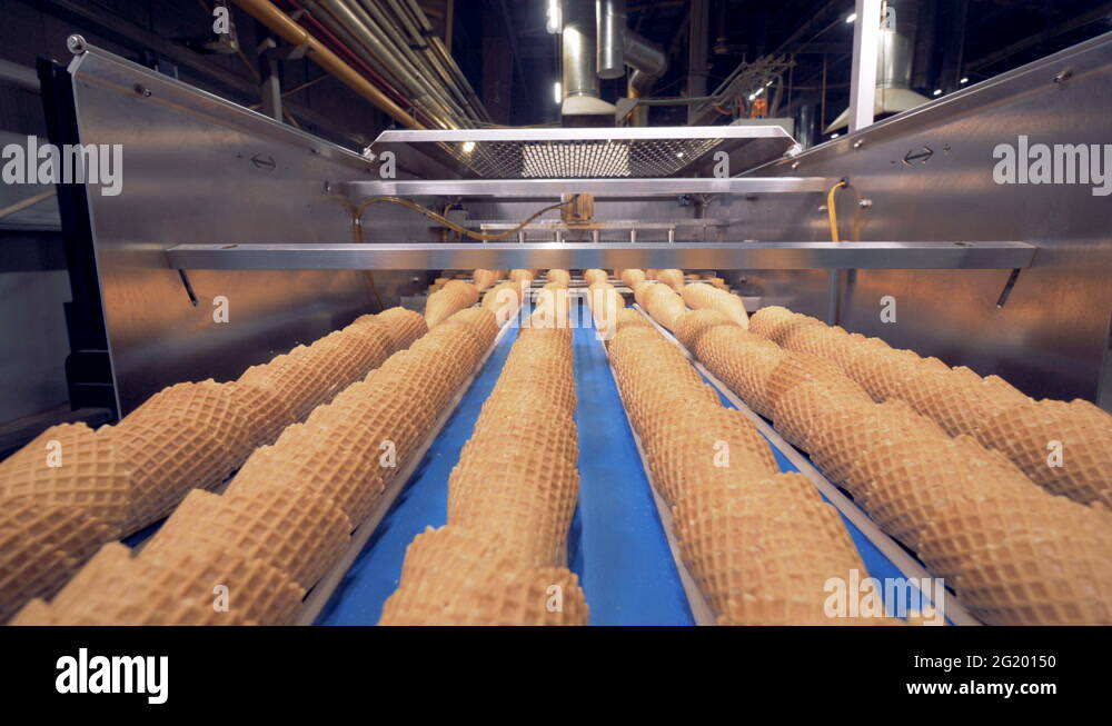 Wafer cornet Stock Videos & Footage - HD and 4K Video Clips - Alamy