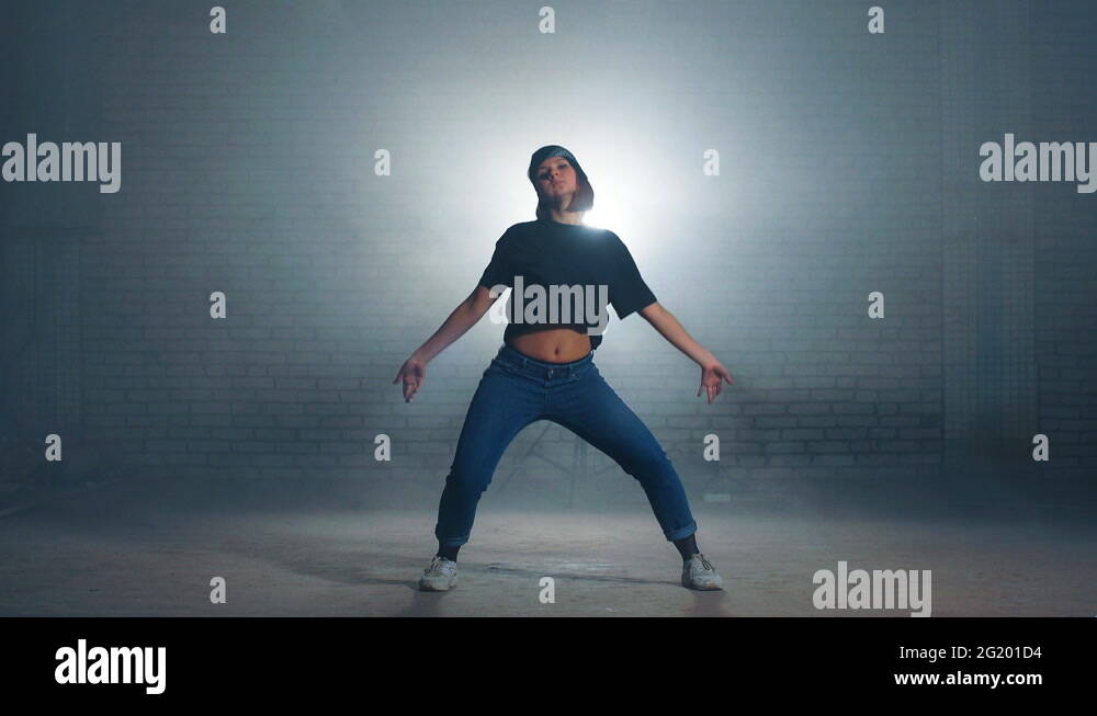 Perfoming art Stock Videos & Footage - HD and 4K Video Clips - Alamy