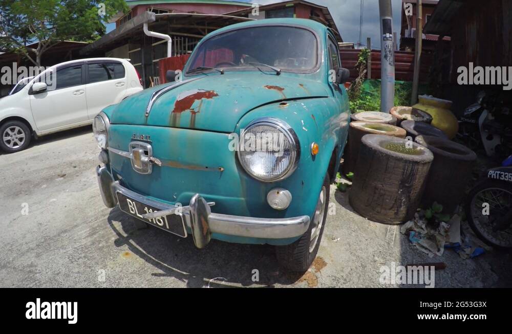 Rusty fiat 500 Stock Videos & Footage - HD and 4K Video Clips - Alamy