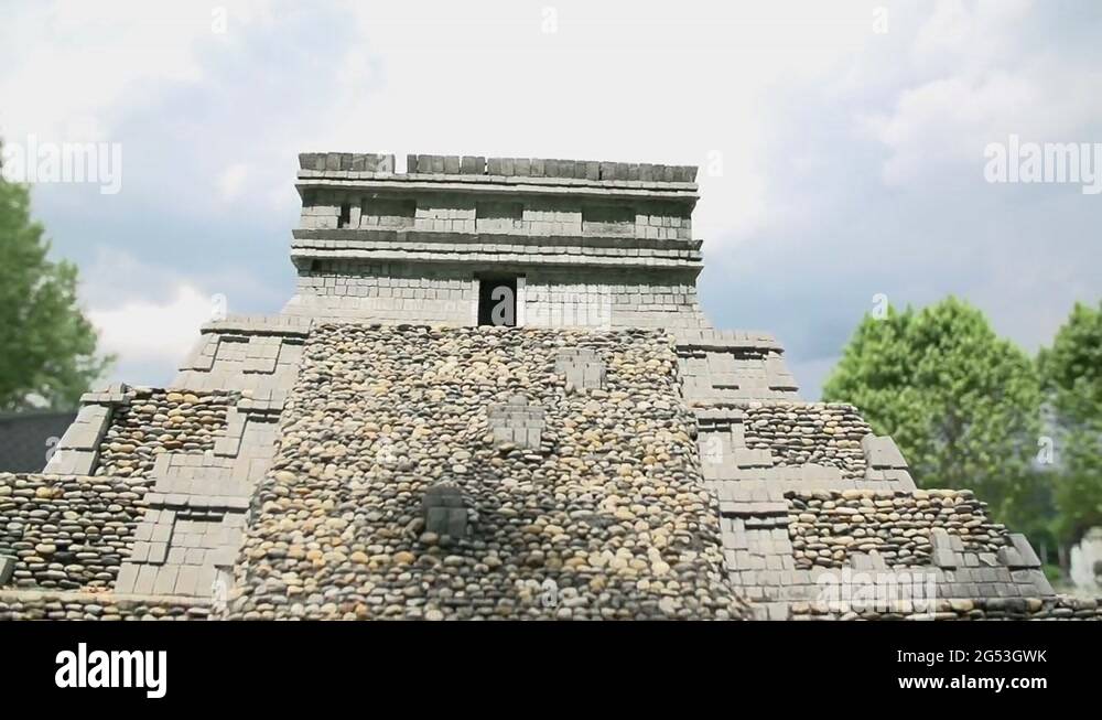 Castillo pyramid Stock Videos & Footage - HD and 4K Video Clips - Alamy