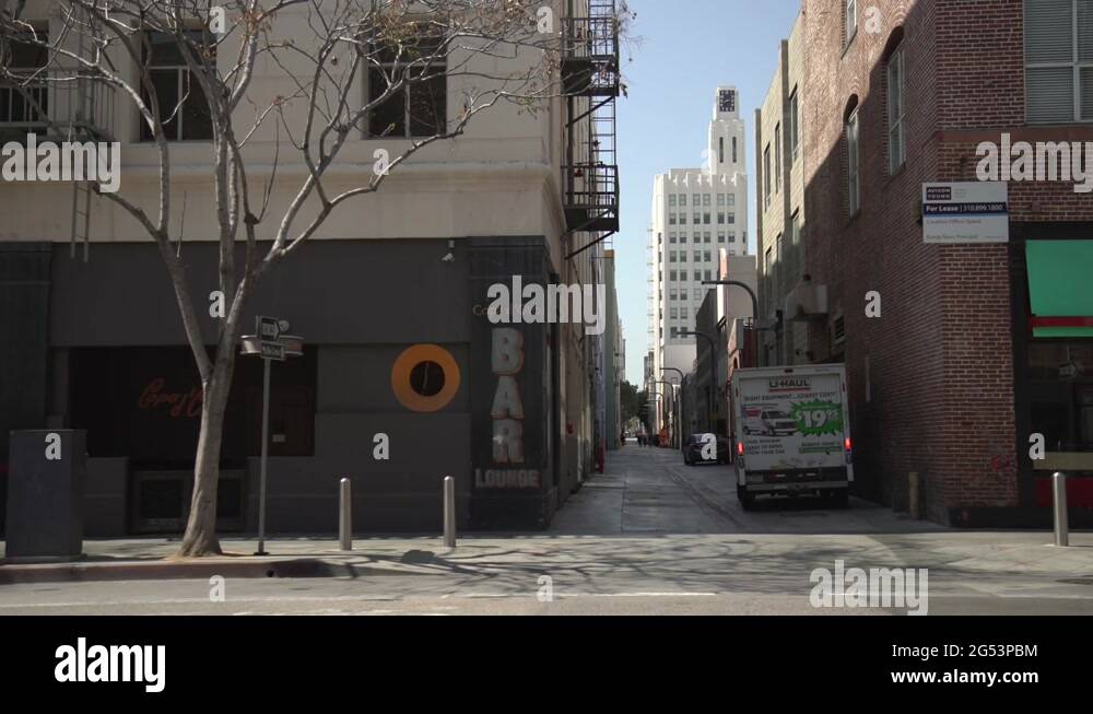 Corner buildings Stock Videos & Footage - HD and 4K Video Clips - Alamy