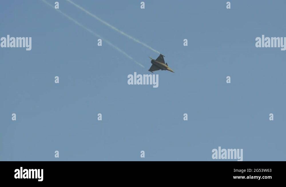 Fighter jet Stock Videos & Footage - HD and 4K Video Clips - Alamy