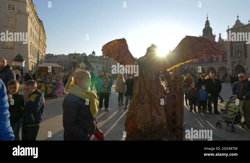 Krakow main square Stock Videos & Footage - HD and 4K Video Clips - Alamy