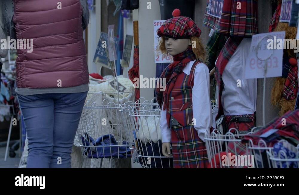 Mannequin costumé Stock Videos & Footage - HD and 4K Video Clips - Alamy