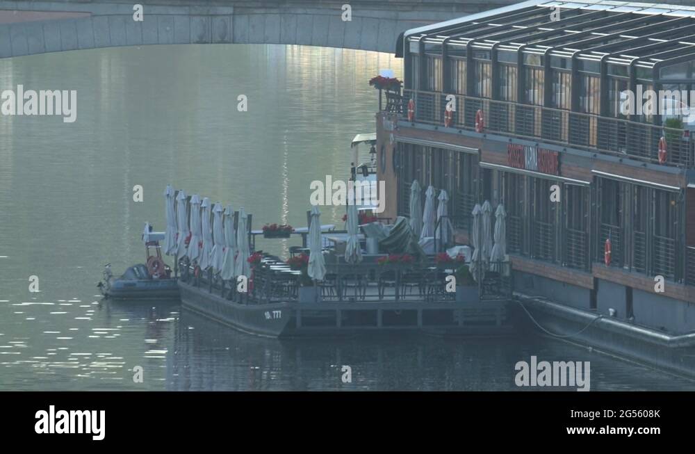 Floating restaurant Stock Video Footage - Alamy