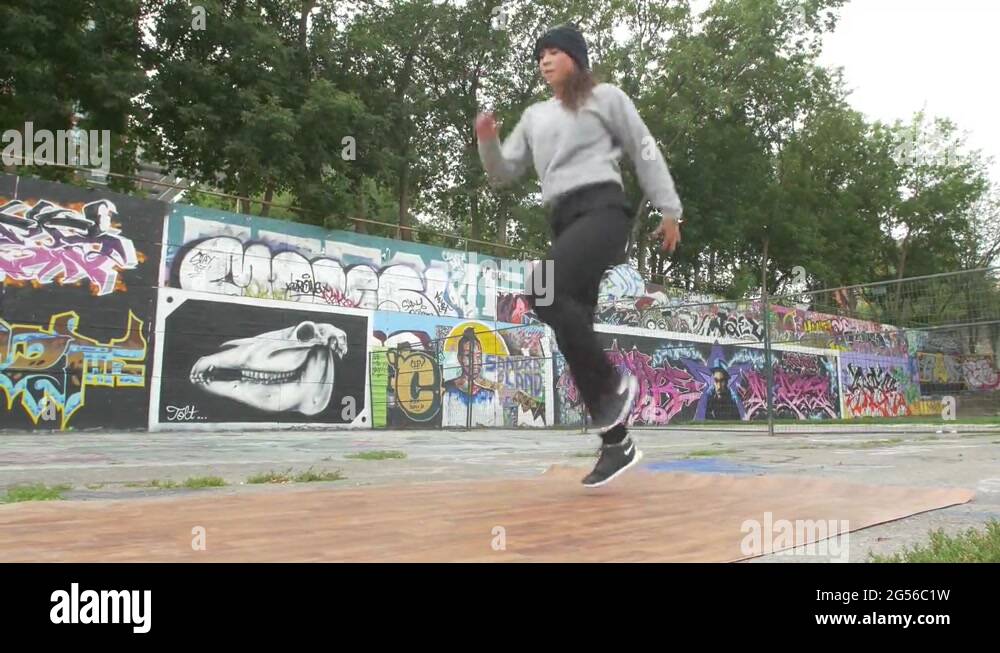 Extreme Break Dancing - Professional dancer laying down routine in ...