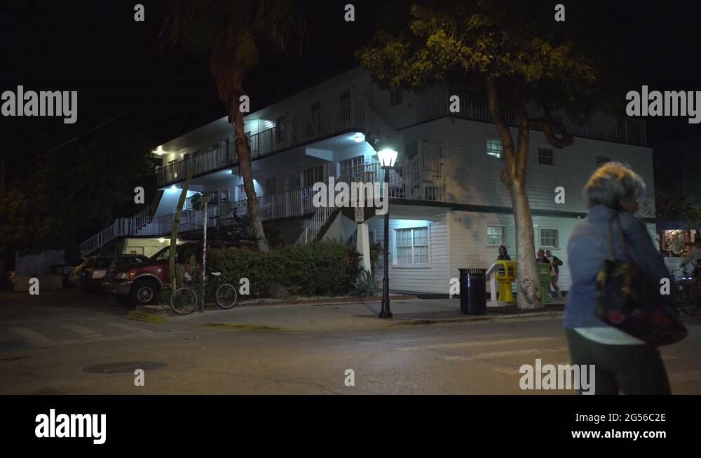 People house night street Stock Videos & Footage - HD and 4K Video ...