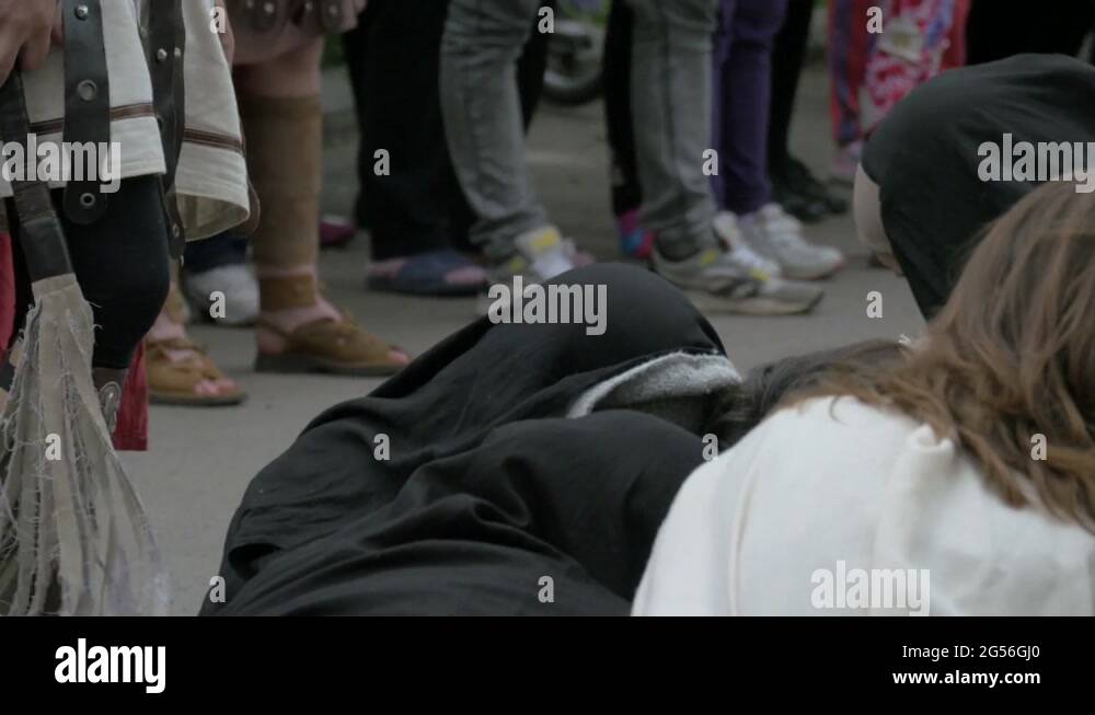 Women bending over Stock Videos & Footage - HD and 4K Video Clips - Alamy