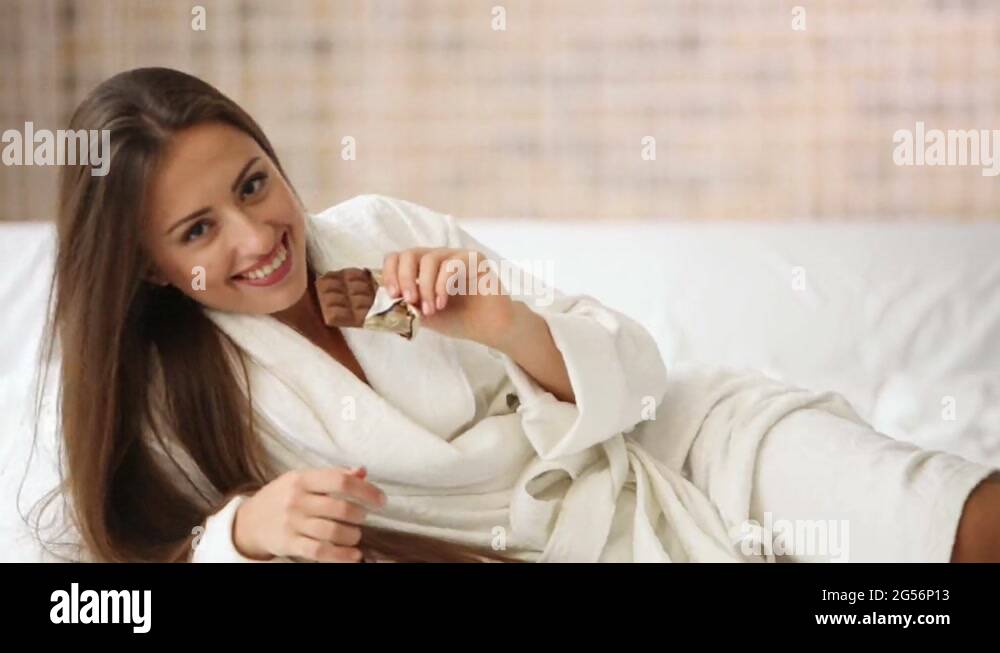 Robe falling Stock Videos & Footage - HD and 4K Video Clips - Alamy