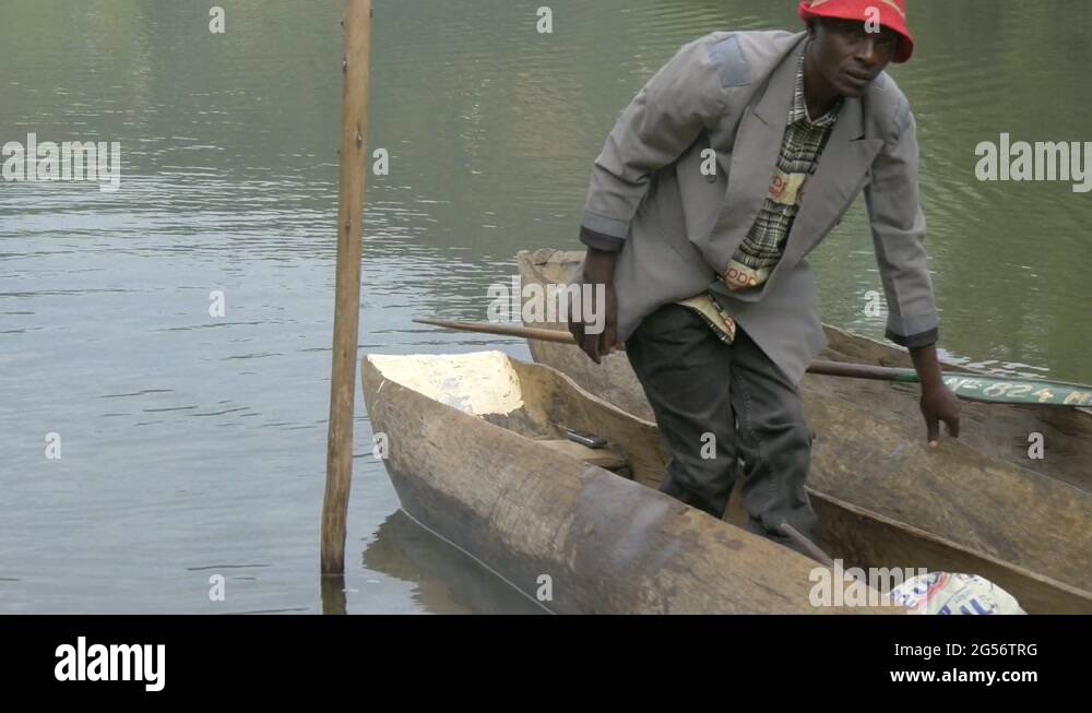 Mooring man Stock Videos & Footage - HD and 4K Video Clips - Alamy