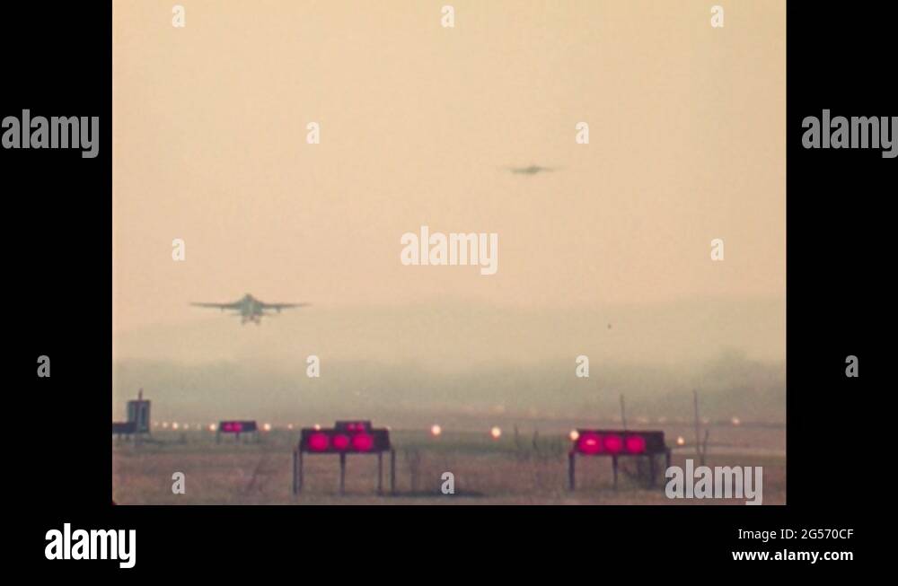 Men run formation Stock Videos & Footage - HD and 4K Video Clips - Alamy