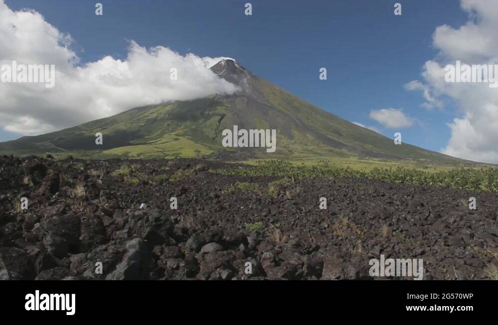 Volcano Mount Mayon, Legazpi, Philippines Stock Video Footage - Alamy