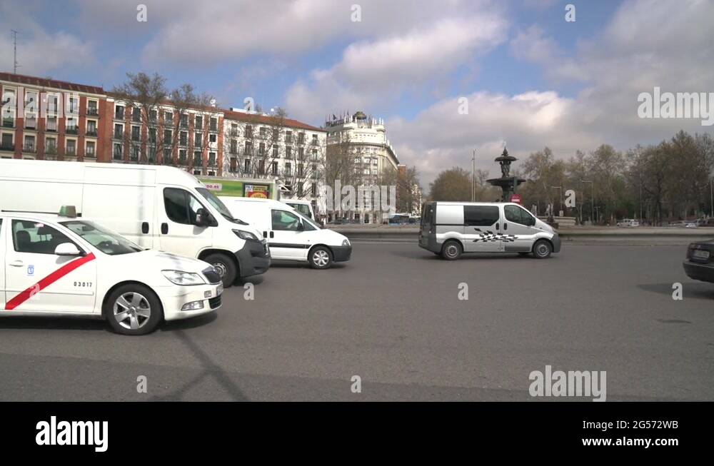 Cars through roundabout Stock Videos & Footage - HD and 4K Video Clips ...