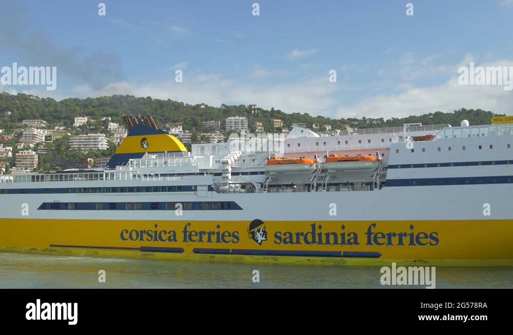 Yellow ferry boat Stock Videos & Footage - HD and 4K Video Clips - Alamy