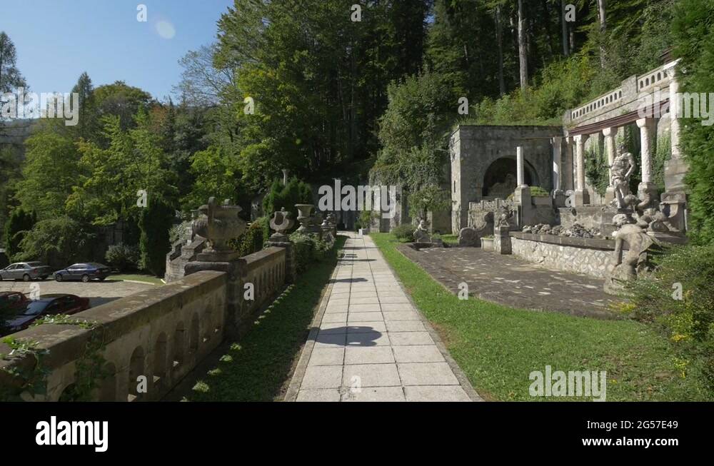 Columns garden Stock Videos & Footage - HD and 4K Video Clips - Alamy