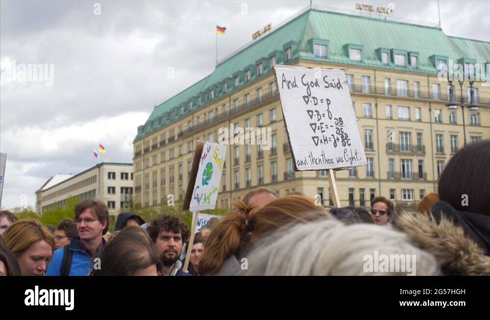 Rally signs Stock Videos & Footage - HD and 4K Video Clips - Alamy