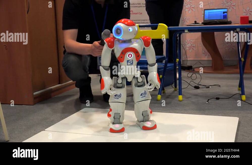Robot entertainment Stock Videos & Footage - HD and 4K Video Clips - Alamy