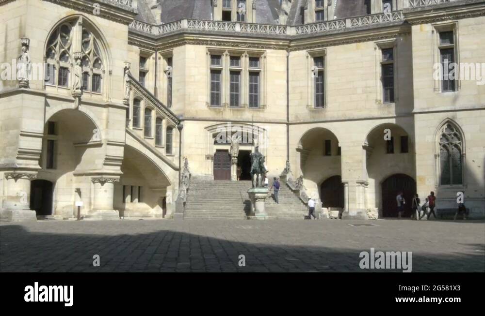 Chateau courtyard Stock Videos & Footage - HD and 4K Video Clips - Alamy