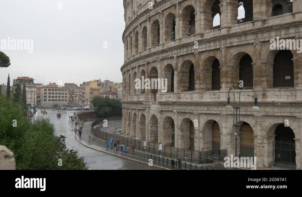 Piazza del colosseo Stock Videos & Footage - HD and 4K Video Clips - Alamy