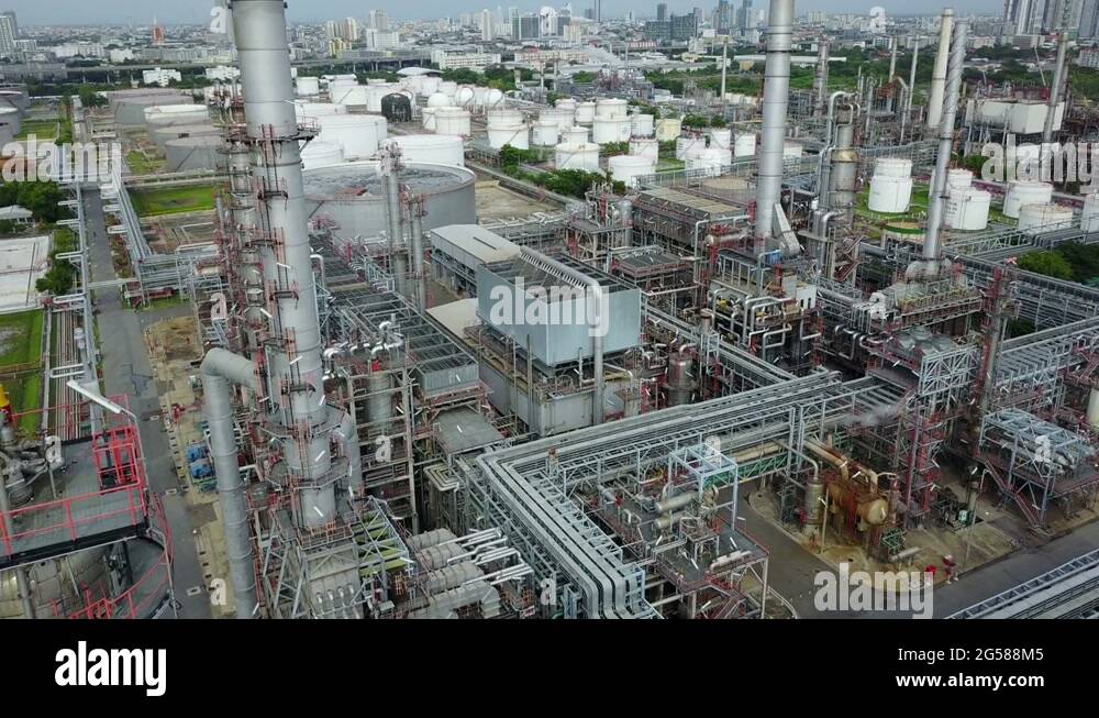 4K Top view of oil refinery plant Stock Video Footage - Alamy