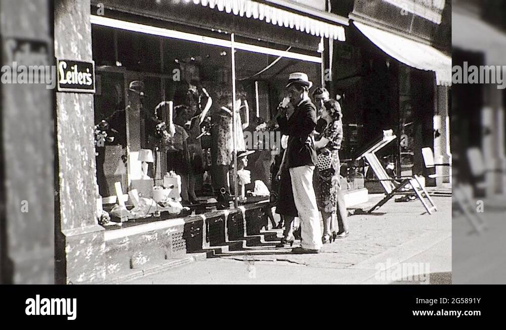 Shopping 1930s Stock Videos & Footage - HD and 4K Video Clips - Alamy