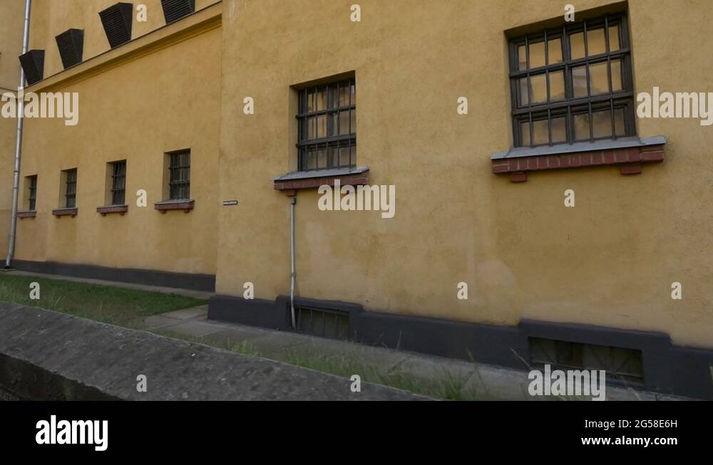 Museum walls Stock Videos & Footage - HD and 4K Video Clips - Alamy