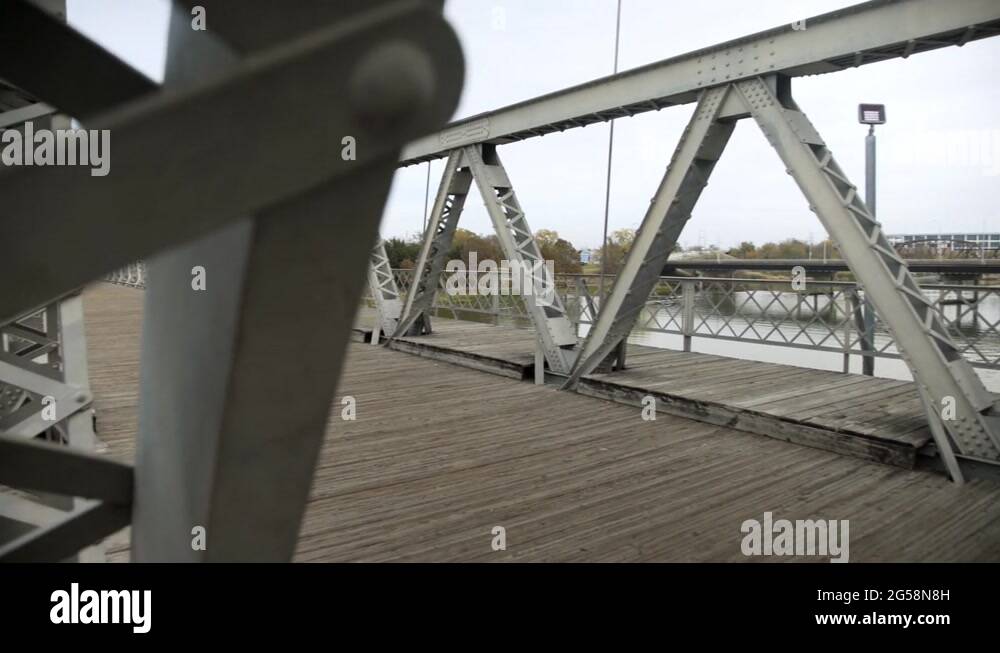 Deck truss bridge Stock Videos & Footage - HD and 4K Video Clips - Alamy