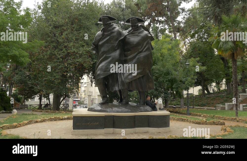 Statue two men Stock Videos & Footage - HD and 4K Video Clips - Alamy