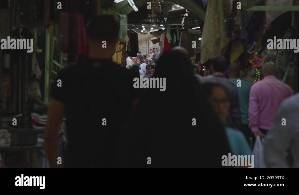 Crowded market Stock Videos & Footage - HD and 4K Video Clips - Alamy