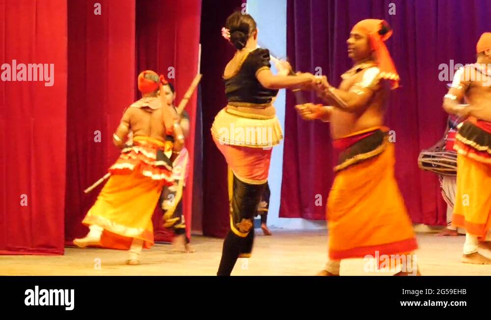 Lee keli natuma dance Kandyan Dancers Sri Lanka Stock Video Footage - Alamy