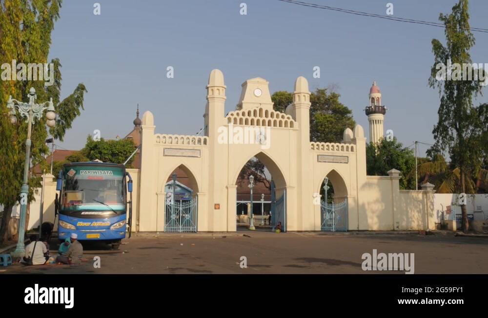 Masjid gate Stock Videos & Footage - HD and 4K Video Clips - Alamy