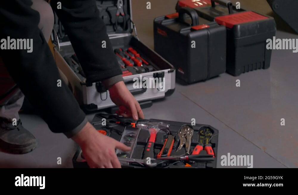 Opening a box Stock Videos & Footage - HD and 4K Video Clips - Alamy