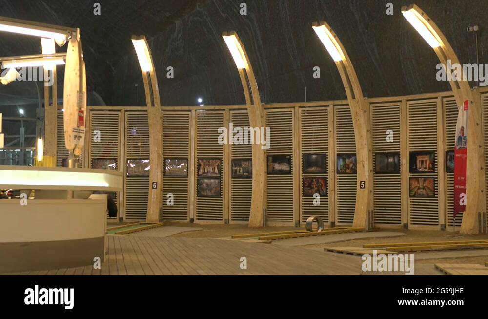 Grid paintings Stock Videos & Footage - HD and 4K Video Clips - Alamy