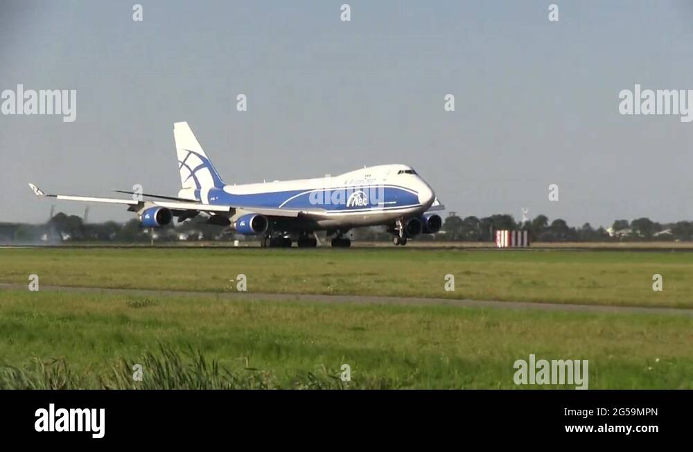 Air bridge cargo plane Stock Videos & Footage - HD and 4K Video Clips ...