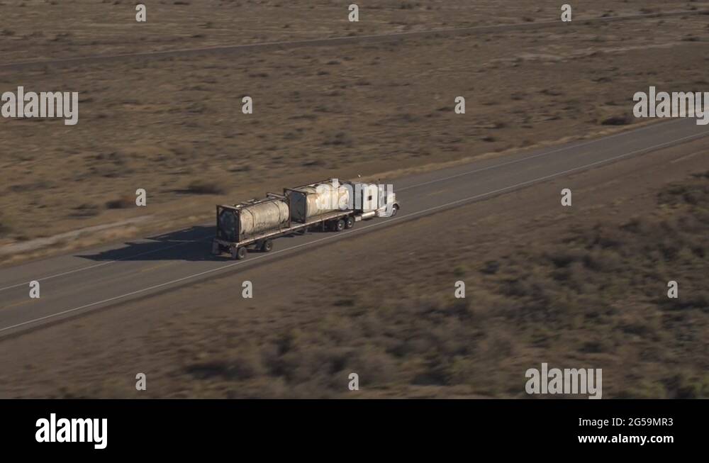 Desert oil truck Stock Videos & Footage - HD and 4K Video Clips - Alamy