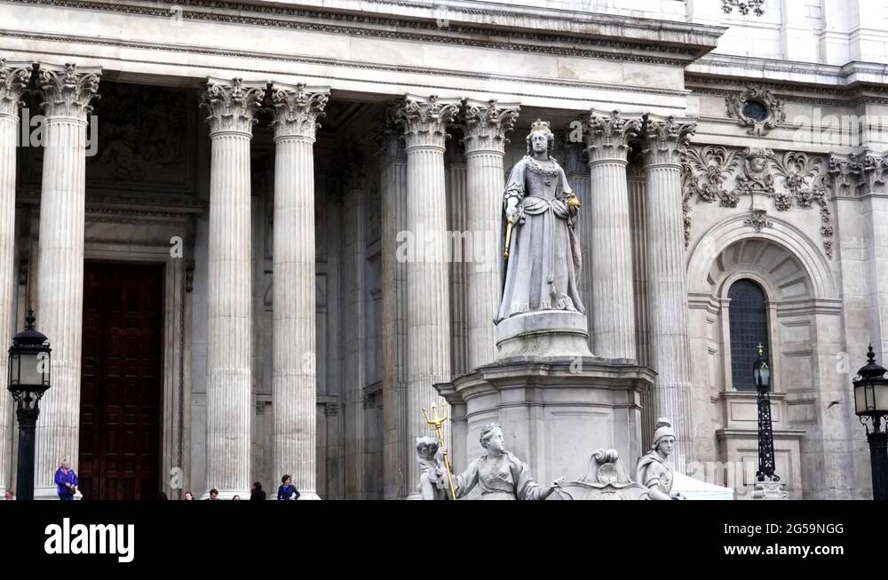 Queen anne statue front Stock Videos & Footage - HD and 4K Video Clips ...