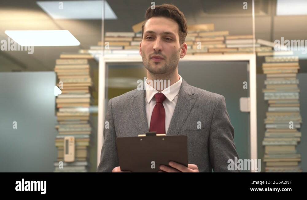 Man giving Stock Videos & Footage - HD and 4K Video Clips - Alamy