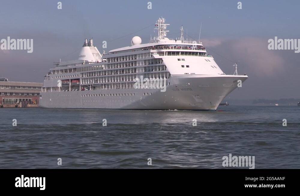 Turning ferry Stock Videos & Footage - HD and 4K Video Clips - Alamy